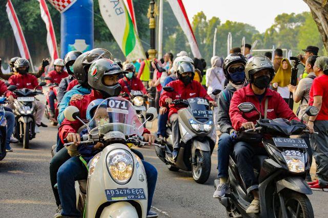 700 Peserta Tour De Merapi Bergerak dari Lapangan Pemda Sleman Menuju ...