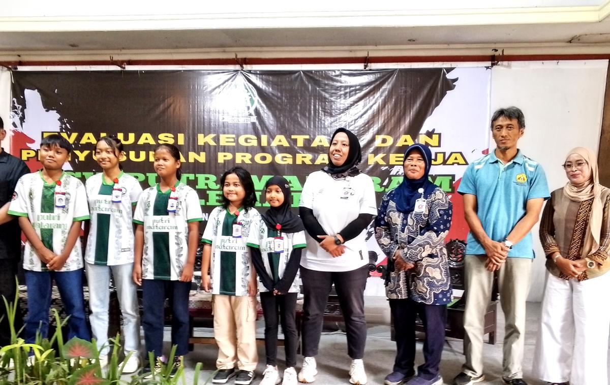 Sepakbola 'Putri Mataram' Gelar RKT dan Konsolidasi | Yogya Pos ...