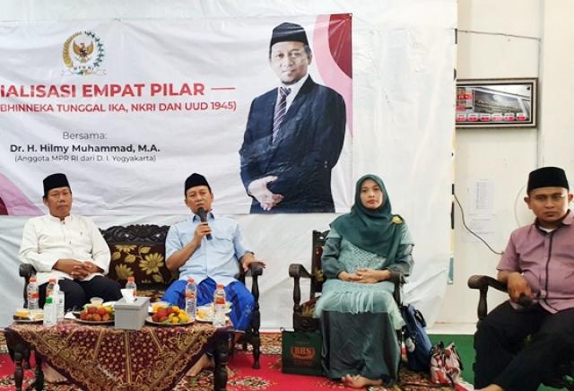 Tentang Jaminan Produk Halal, Gus Hilmy : Sudahi Perdebatan Logo ...